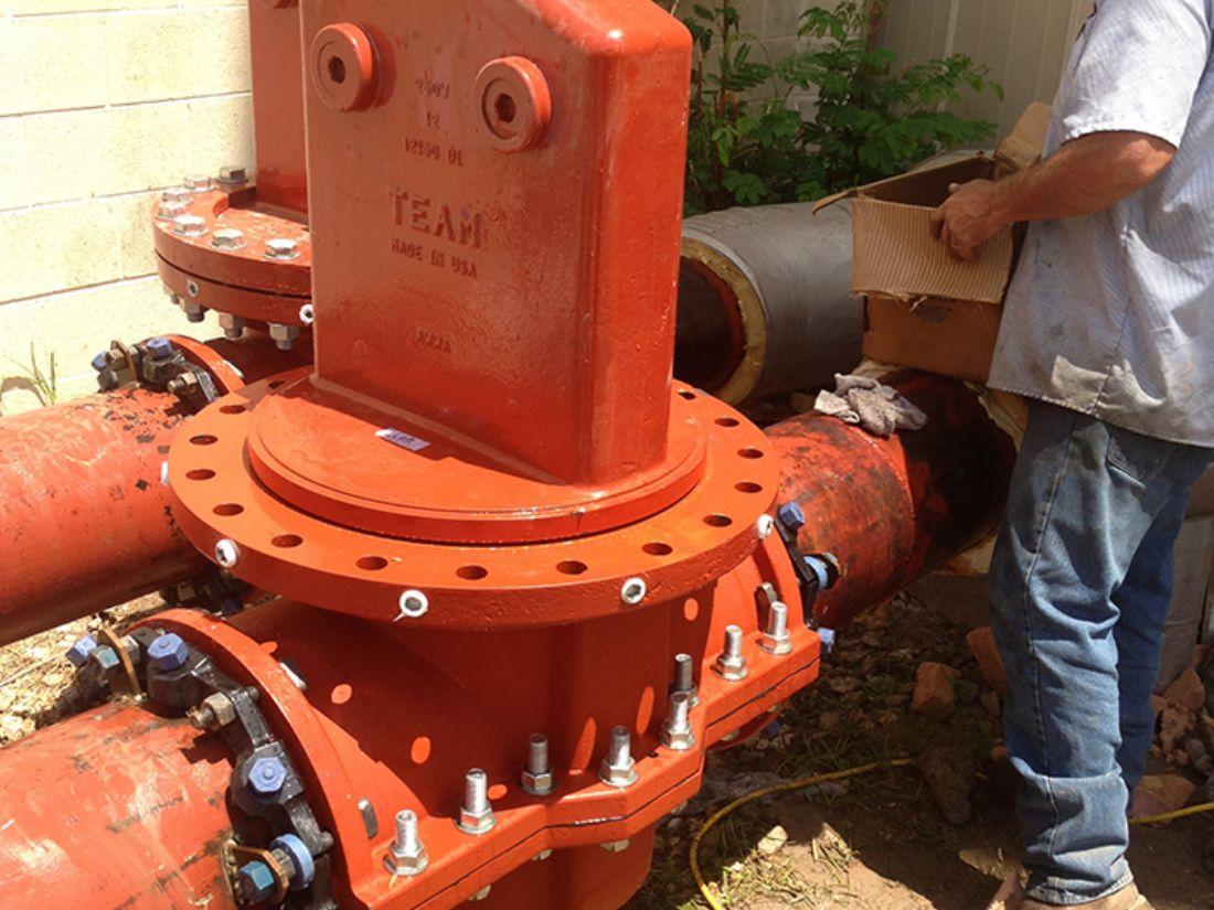 A Look at How Industrial Pipelines Are Cleaned - Rangeline Tapping Services